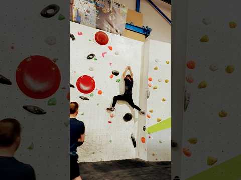 New set flashers ๐ช๐ผ#bouldering #indoorclimbing #iloveclimbing #boulderinggym #climb