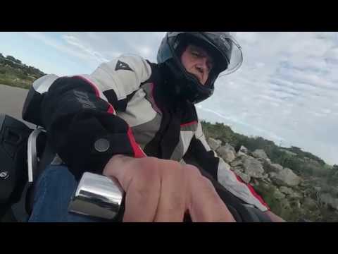 We review the new BMW R1250RT