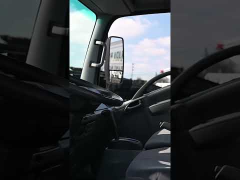 PRE-OWNED ISUZU BOX TRUCK #shorts