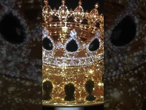Black and gold queen crown