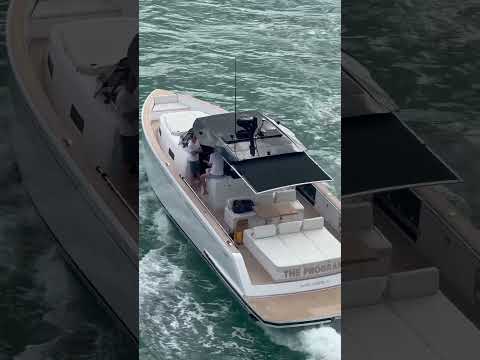 Gleaming PARDO 38 showing us her style #yachtingwithchristos