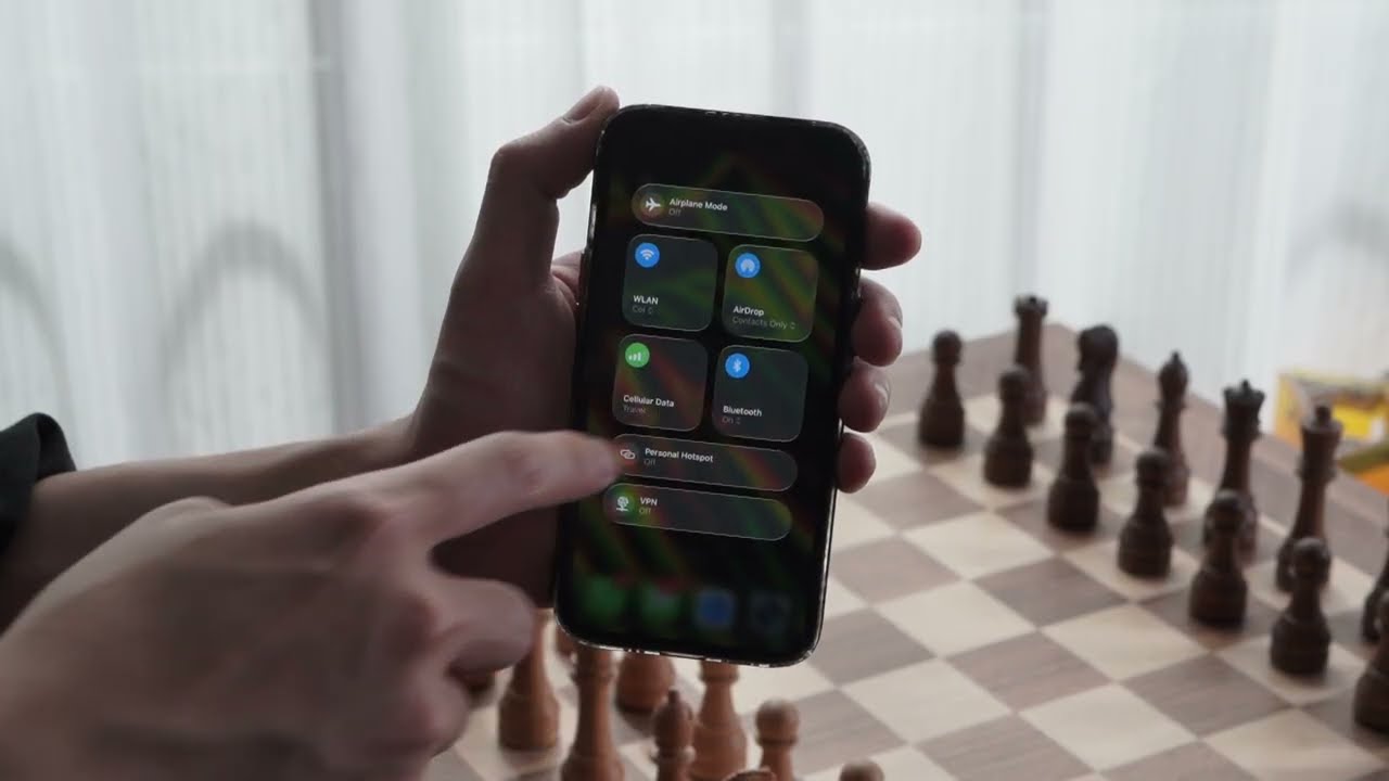 Phantom Chessboard Setup Tutorial – Natural wood in the most futuristic chessboard you’ve ever seen.