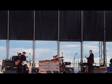 Bob Dylan and his band, Gotta Serve Somebody (clip), 25th May 2025. The Gorge, Washington.