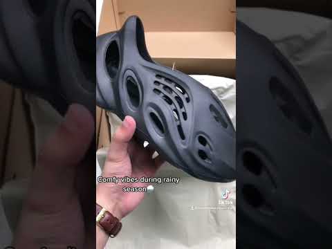 Yeezy Foam Runner ‘Onyx’ Quick Sneaker Review