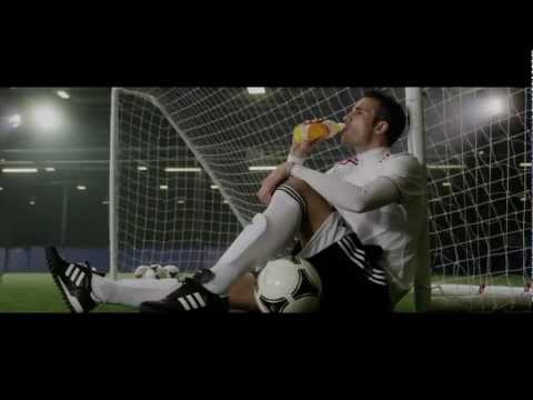 You.C 1000 Lemon Orange Water - Robin Van Persie "What Drives Me"