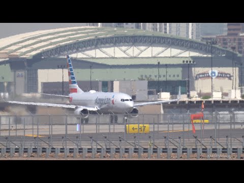N940AN - American Airlines Close Up Takeoff at Phoenix Sky Harbor International Airport