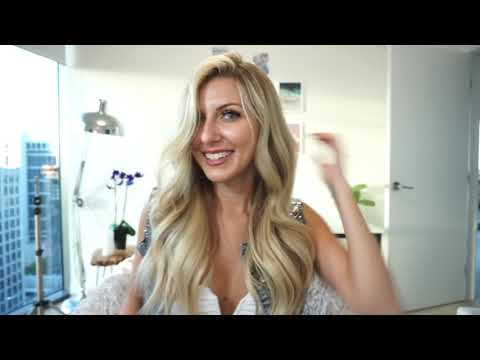 Watch This Pro Brighten Up Her Own Blonde Hair With A Secret-Weapon Shampoo