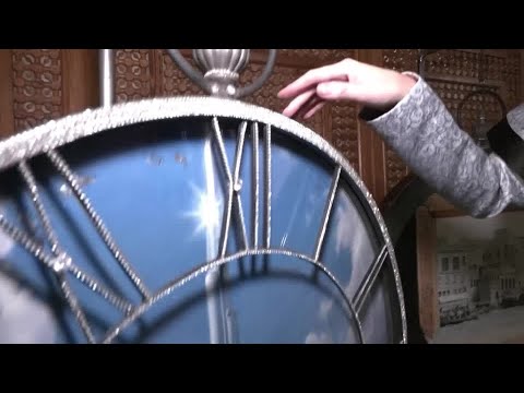 Artist creates 'world's most expensive' picture frame