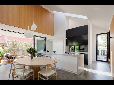 “Croydon House” - An Architectural Californian Bungalow