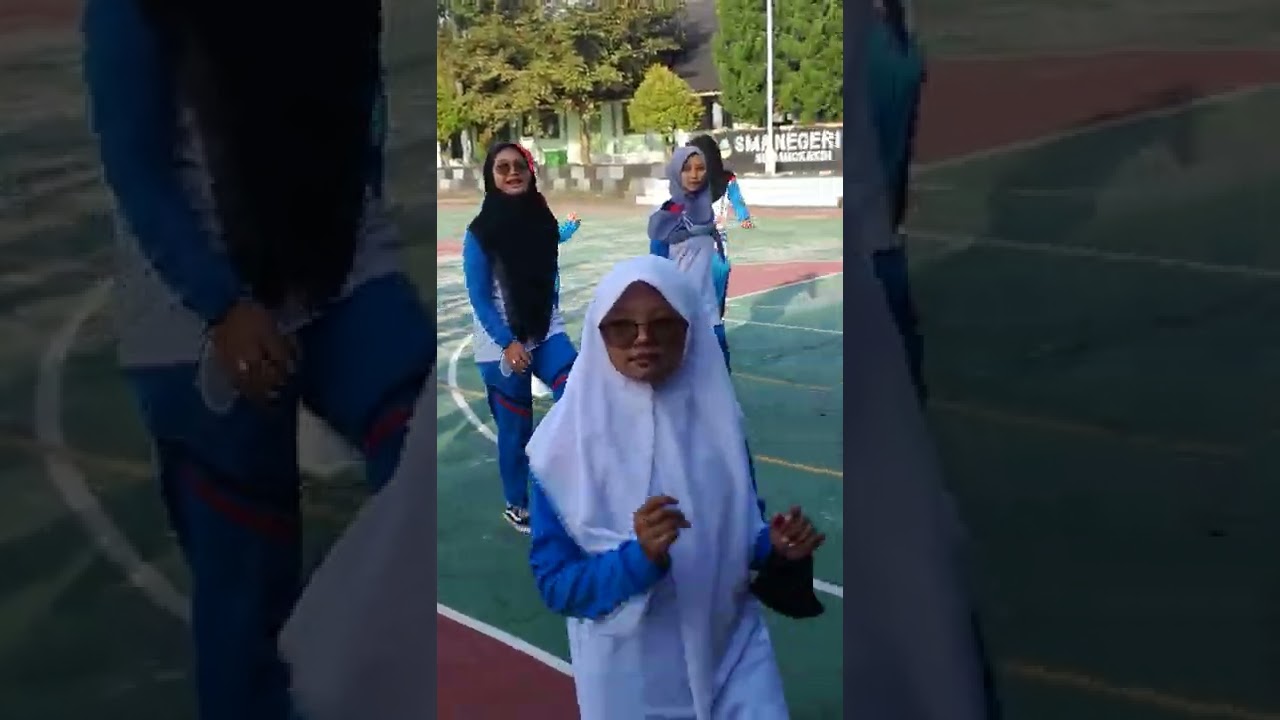 SMAN 1 Sindangkasih : Latihan Senam JUMSIHAT Kelas XII MIPA 2