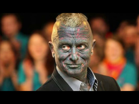 VLADIMIR FRANZ POLITICO CON 90% DE SU CUERPO TATUADO