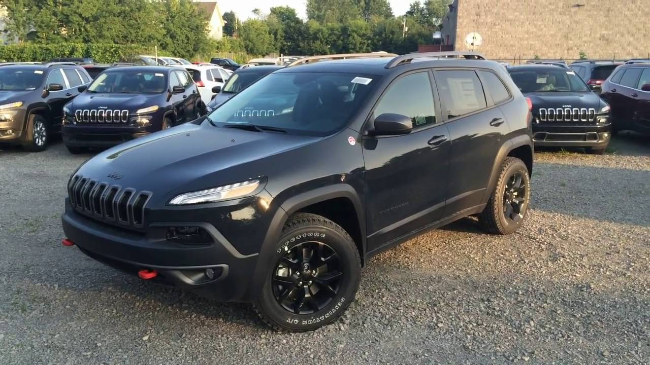 2016 Jeep Cherokee Trailhawk Rhino Color Presentation