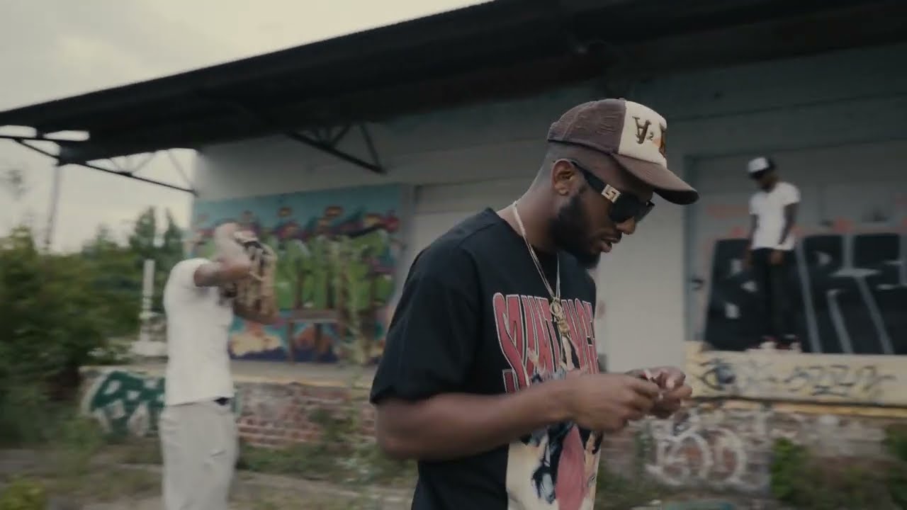 OE Jizzle! - bLiCKY! [official video]