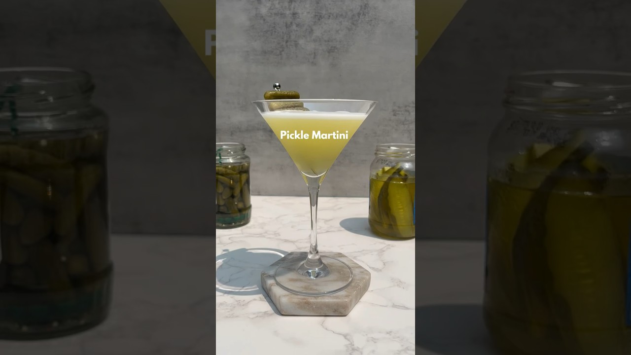 Pickle Dirty Martini Cocktail Recipe #martini #cocktailrecipe #cocktail #dirtymartini