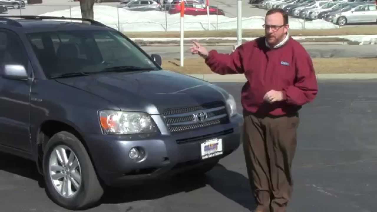 Used 2006 Toyota Highlander Hybrid 4WD for sale at Honda Cars of Bellevue...an Omaha Honda Dealer!