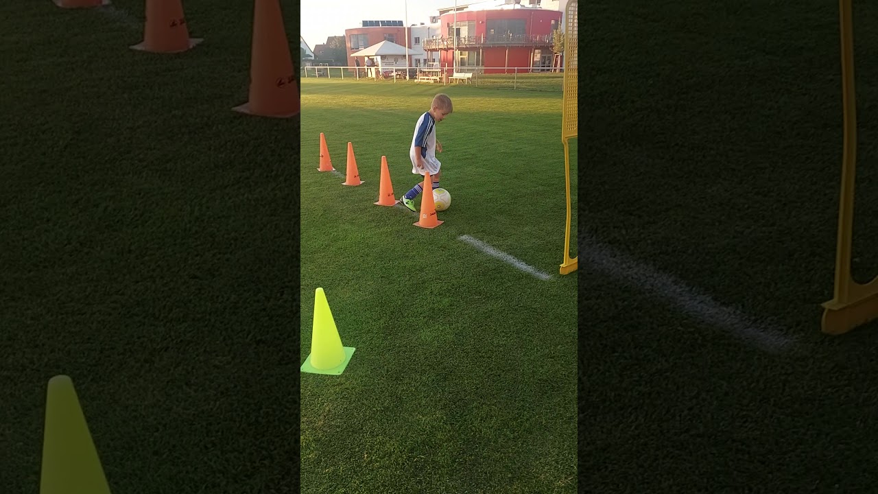 Kinder Fußballtraining im freien - 01Fussballtraining daheim ⚽️✅ Fußballtraining