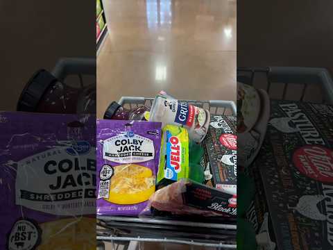 I miss those late night store runs because it’s never crowded 😂🛒