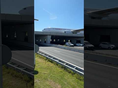 BOEING 777-F CHINA CARGO AIRLINES (SHANGHAI TO AMSTERDAM) ON THE WAY TO THE GATE SCHIPHOL AIRPORT