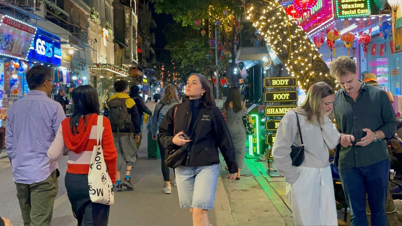 Vietnam nightlife 2025: Experience Hanoi Walking Street at night
