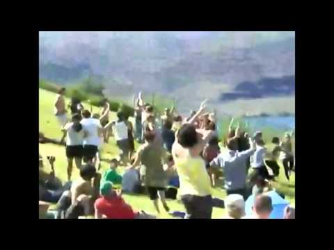 Derek Sivers: How to start a movement