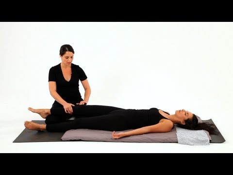How to Give a Knee Massage | Shiatsu Massage