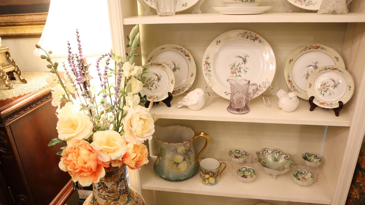 Decorating for Summer 2026 - Elegant Vintage Dining Room Ideas & Tablescapes