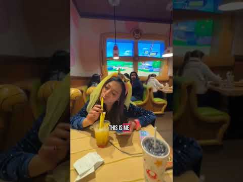 WHAT WE ATE AT SUPER NINTENDO WORLD (TOADSTOOL CAFE)