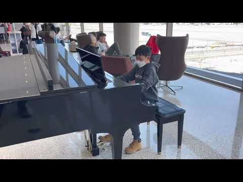 impromptu concert at Salt lake City airport