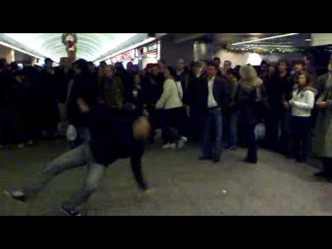 Qik - Penn station jam by Mo Krochmal