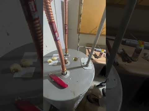Rebuilding a Water heater and replacing the anode rod. #HandsomeOrHandy #Handyman #Plumbing ๏ฟผ