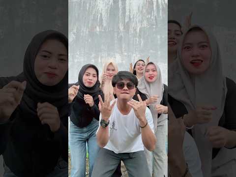 Ubur ubur ikan lele, ayok joget lee🤣🤪 #shortvideo #trending