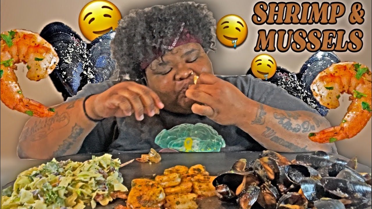 MUSSELS SHRIMP AND SALAD MUKBANG (SO GOOD) 🤤