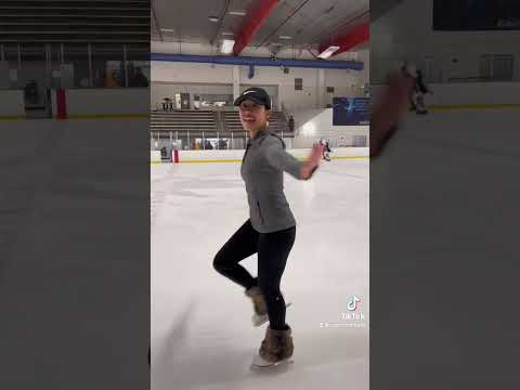 How to Do the 2-Foot Spin: Ice Skating for Beginners ⛸❄️
