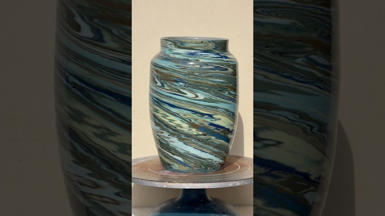 Making a blue and green vase! #artist
