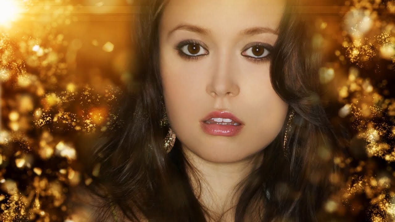 Summer Glau. Gold Slideshow