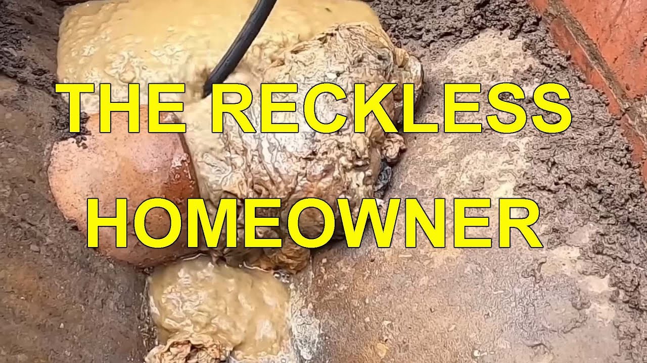 A plumber's tips to prevent your kitchen drains from clogging or blocking #diy #plumbing #clogging