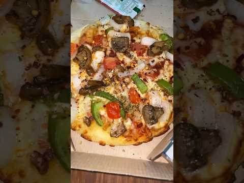 Domino's pizza | veg Extravaganza | In2 the flavours | #dominos #shorts #ytshorts