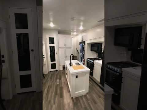 Fan-favorite affordable 5th wheel, say that five times fast. 2024 Jayco Eagle HT 28.5RSTS #5thWheel