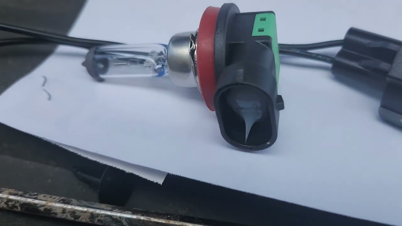 2017 Ford F150 headlight socket replacement