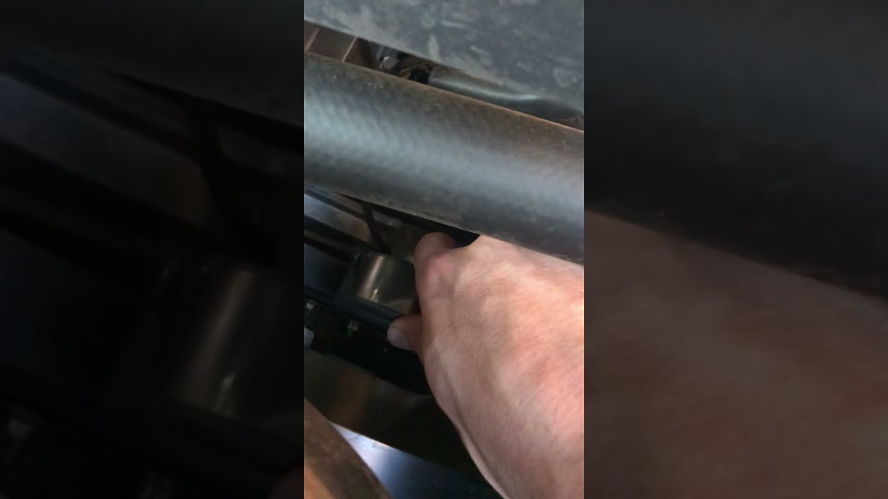 Pajero 3.8 idler pulley