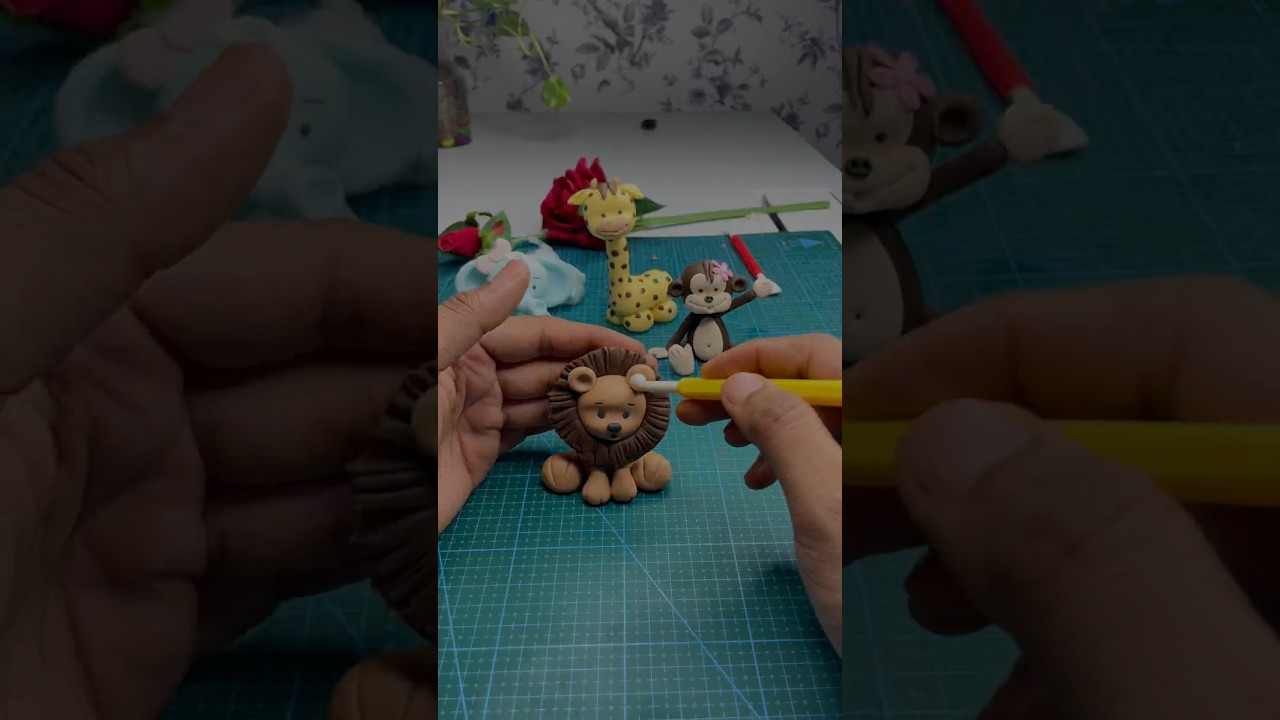 Fondant Lion  Topper