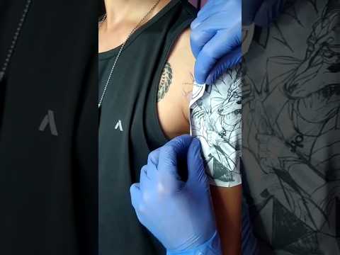 tatuaje en el hombro sale mal 🥲🙈