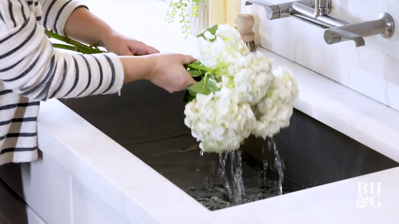 How to Revive Cut Hydrangea Flowers When They Start to Wilt | Basics | Better Homes & Gardens