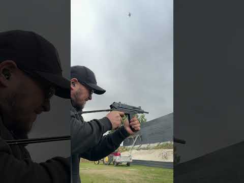 SKORPION VZ 61 7.65 / 32 ACP Slowmotion #poland #fullauto #rapidfire