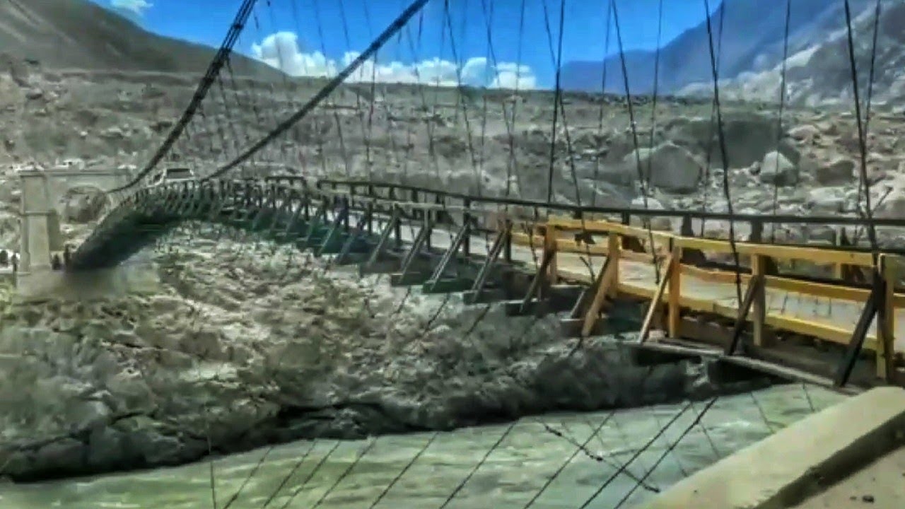 Πακιστάν: Η γέφυρα Alam η πιο επικίνδυνη στον κόσμο – Οι οδηγοί την ...