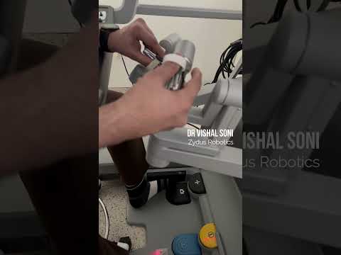 Da Vinci System Training: Instrument Swap & Hand Control Movement