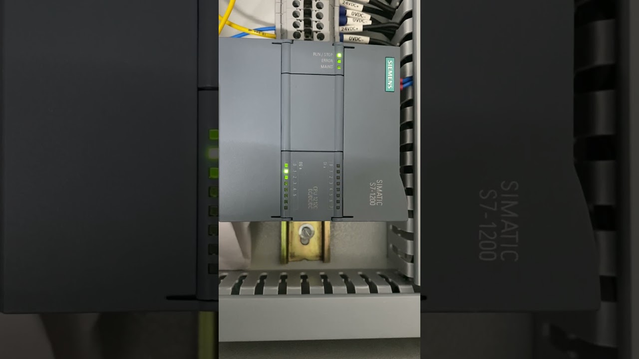 Siemens S7-1200  #electrical #industrialautomation #plcprogramming #plc #electrician #computer