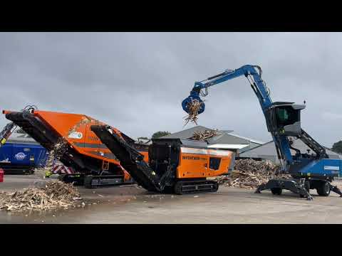 Letsrecycle Live show Blue Group demonstration with Fuchs and Doppstadt equipment