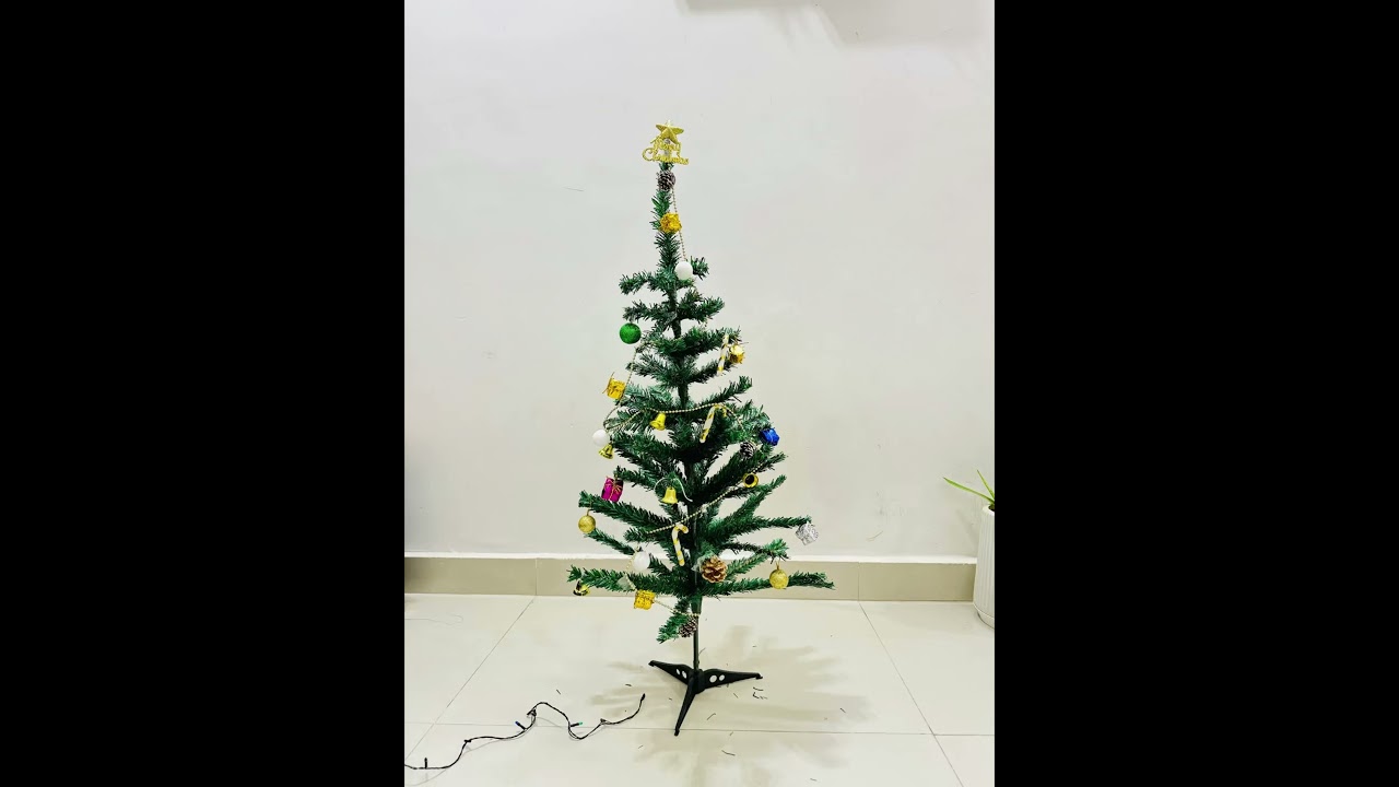 A Magical Stop Motion Christmas Decoration Spectacle