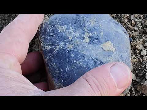 onyx;spiritual meanings,Black onyx rough Stone,improwing your life with onyx,gemstone,white onyx